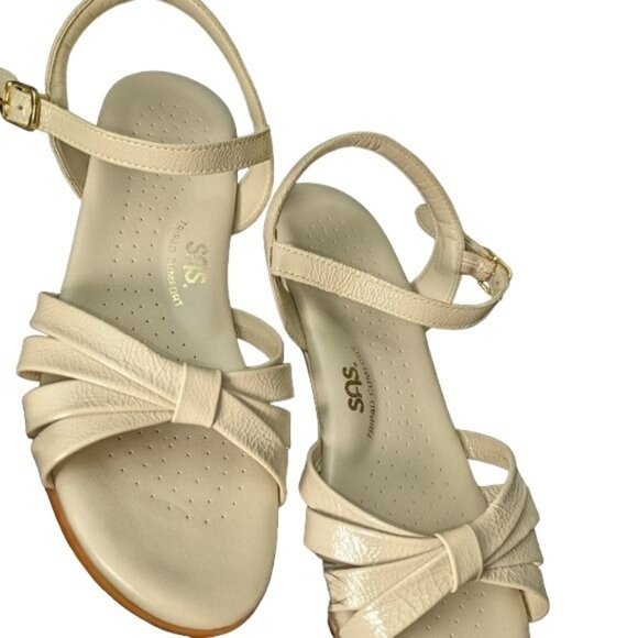SAS | Shoes | Sas Women Size 9m Strappy Quarter Strap Beige Patent ...